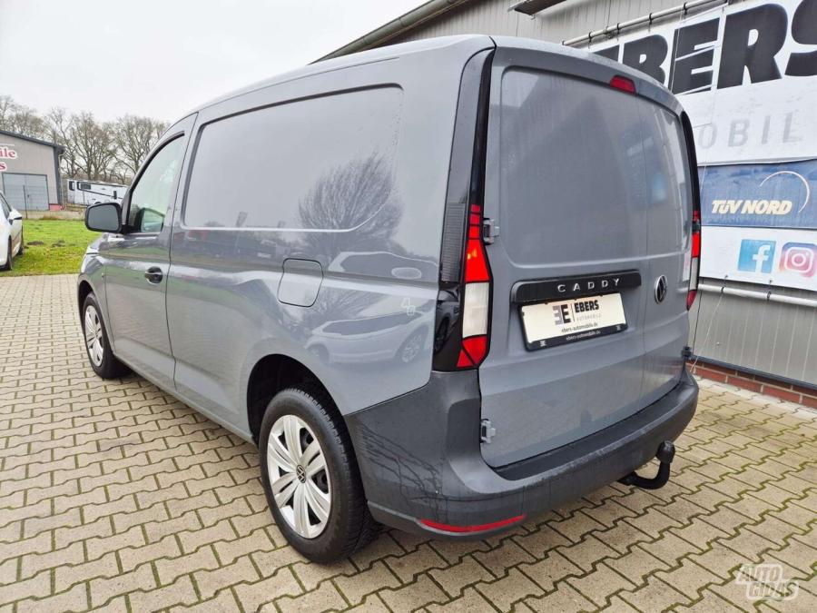 Grey Volkswagen Caddy 2021 in Kaunas, with an engine capacity of 2.00 L and mileage of 55 thousand km for 22390 €, photo 3 on AUTOMOTO.COM.LV