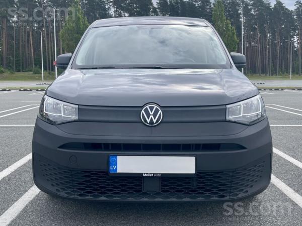 Grey Volkswagen Caddy 2021 in Riga, with an engine capacity of 2.00 L and mileage of 109 thousand km for 12500 €, photo 2 on AUTOMOTO.COM.LV