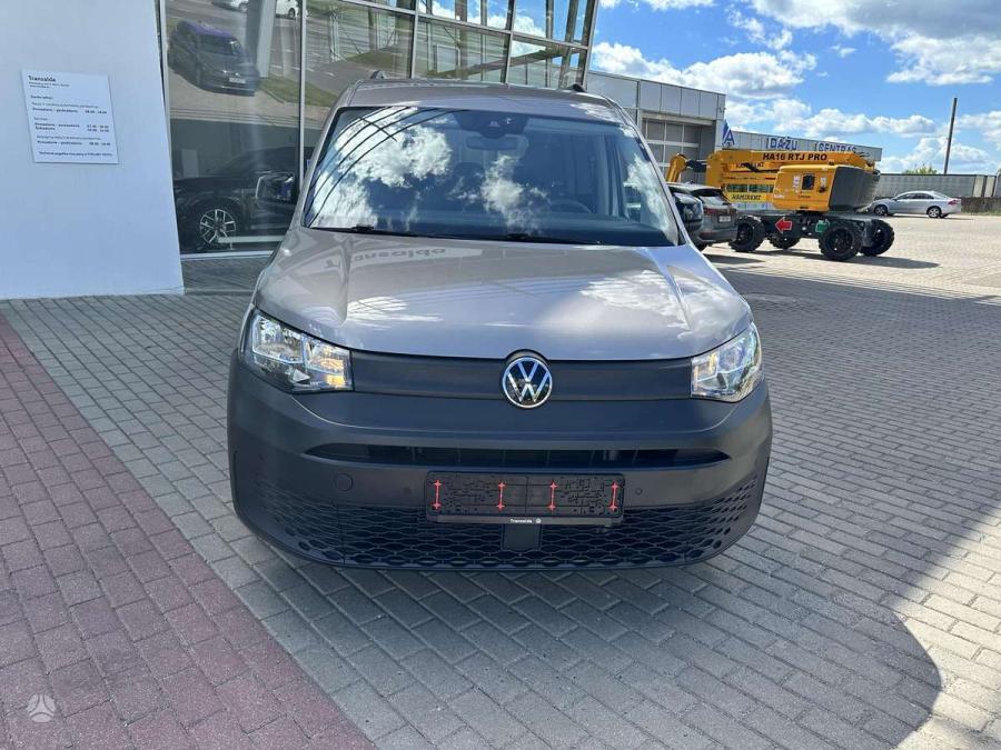 Grey Volkswagen Caddy 2021 in Siauliai, with an engine capacity of 1.97 L and mileage of 79 thousand km for 19900 €, photo 3 on AUTOMOTO.COM.LV