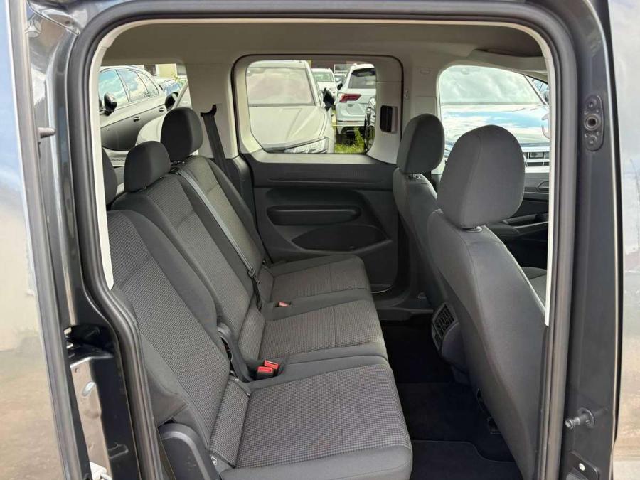 Grey Volkswagen Caddy 2021 in Vilnius, with an engine capacity of 1.97 L and mileage of 209 thousand km for 14100 €, photo 12 on AUTOMOTO.COM.LV