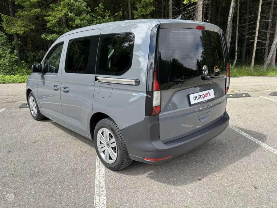 Grey Volkswagen Caddy 2022 in Klaipeda, with an engine capacity of 1.97 L and mileage of 121 thousand km for 18900 €, photo 5 on AUTOMOTO.COM.LV