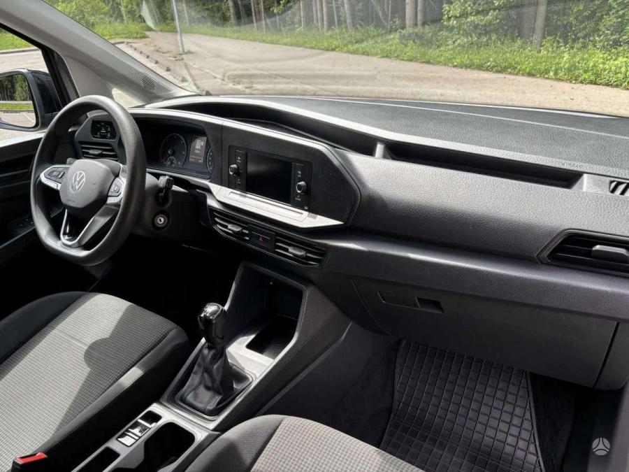 Grey Volkswagen Caddy 2022 in Klaipeda, with an engine capacity of 1.97 L and mileage of 121 thousand km for 18900 €, photo 8 on AUTOMOTO.COM.LV