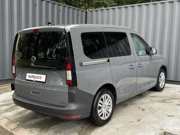 Pelēks Volkswagen Caddy 2022 Viļņa, ar dzinēja tilpumu 1.97 L un nobraukumu 59 tūkst. km par 22500 €, foto 4 vietnē AUTOMOTO.COM.LV