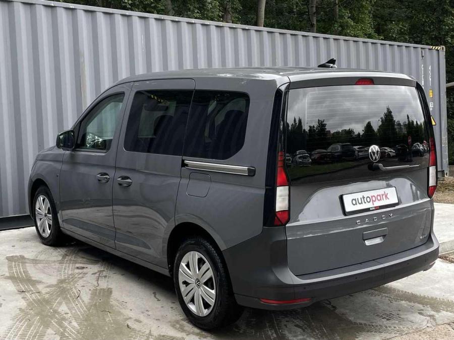 Grey Volkswagen Caddy 2022 in Vilnius, with an engine capacity of 1.97 L and mileage of 59 thousand km for 22500 €, photo 6 on AUTOMOTO.COM.LV