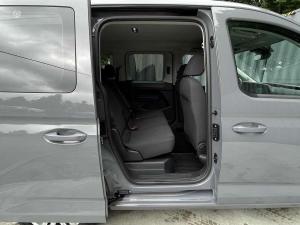 Grey Volkswagen Caddy 2022 in Vilnius, with an engine capacity of 1.97 L and mileage of 59 thousand km for 22500 €, photo 7 on AUTOMOTO.COM.LV
