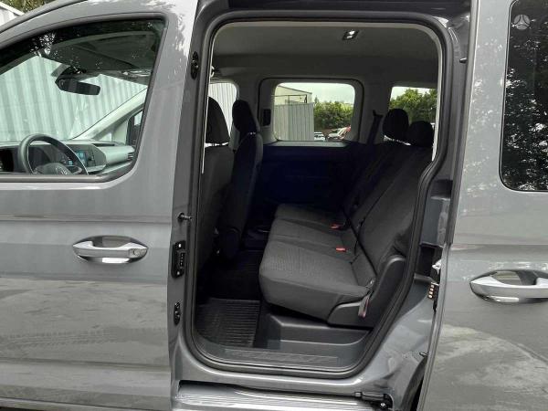 Pelēks Volkswagen Caddy 2022 Viļņa, ar dzinēja tilpumu 1.97 L un nobraukumu 59 tūkst. km par 22500 €, foto 7 vietnē AUTOMOTO.COM.LV