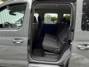 Grey Volkswagen Caddy 2022 in Vilnius, with an engine capacity of 1.97 L and mileage of 59 thousand km for 22500 €, photo 8 on AUTOMOTO.COM.LV