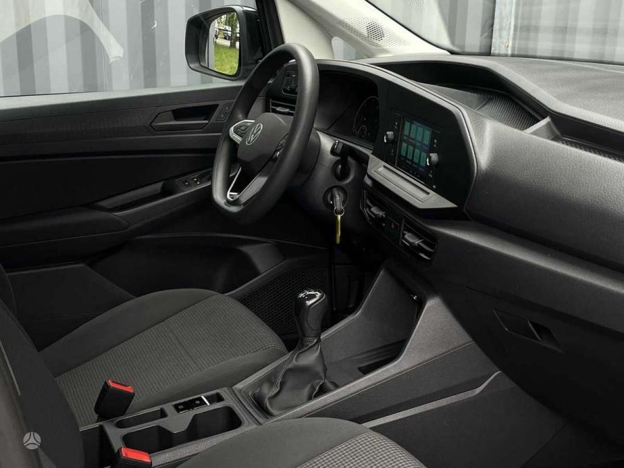 Grey Volkswagen Caddy 2022 in Vilnius, with an engine capacity of 1.97 L and mileage of 59 thousand km for 22500 €, photo 10 on AUTOMOTO.COM.LV