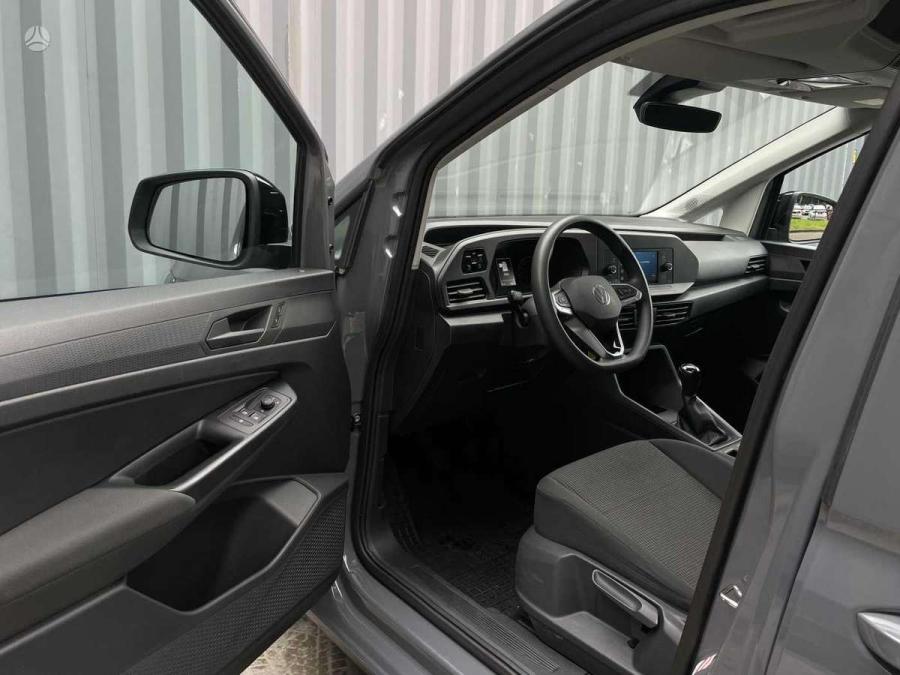 Grey Volkswagen Caddy 2022 in Vilnius, with an engine capacity of 1.97 L and mileage of 59 thousand km for 22500 €, photo 11 on AUTOMOTO.COM.LV