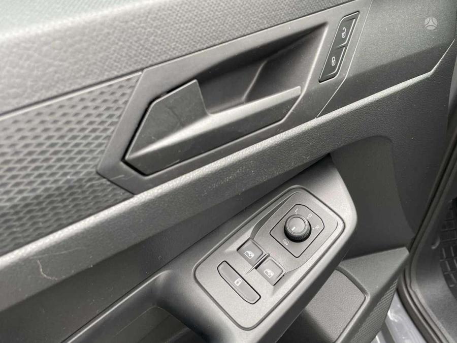 Grey Volkswagen Caddy 2022 in Vilnius, with an engine capacity of 1.97 L and mileage of 59 thousand km for 22500 €, photo 18 on AUTOMOTO.COM.LV