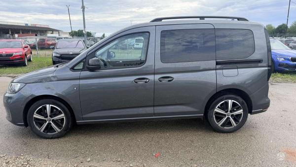 Grey Volkswagen Caddy 2022 in Siauliai, with an engine capacity of 1.97 L and mileage of 68 thousand km for 18950 €, photo 5 on AUTOMOTO.COM.LV