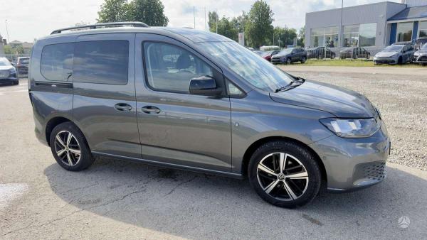 Grey Volkswagen Caddy 2022 in Siauliai, with an engine capacity of 1.97 L and mileage of 68 thousand km for 18950 €, photo 8 on AUTOMOTO.COM.LV