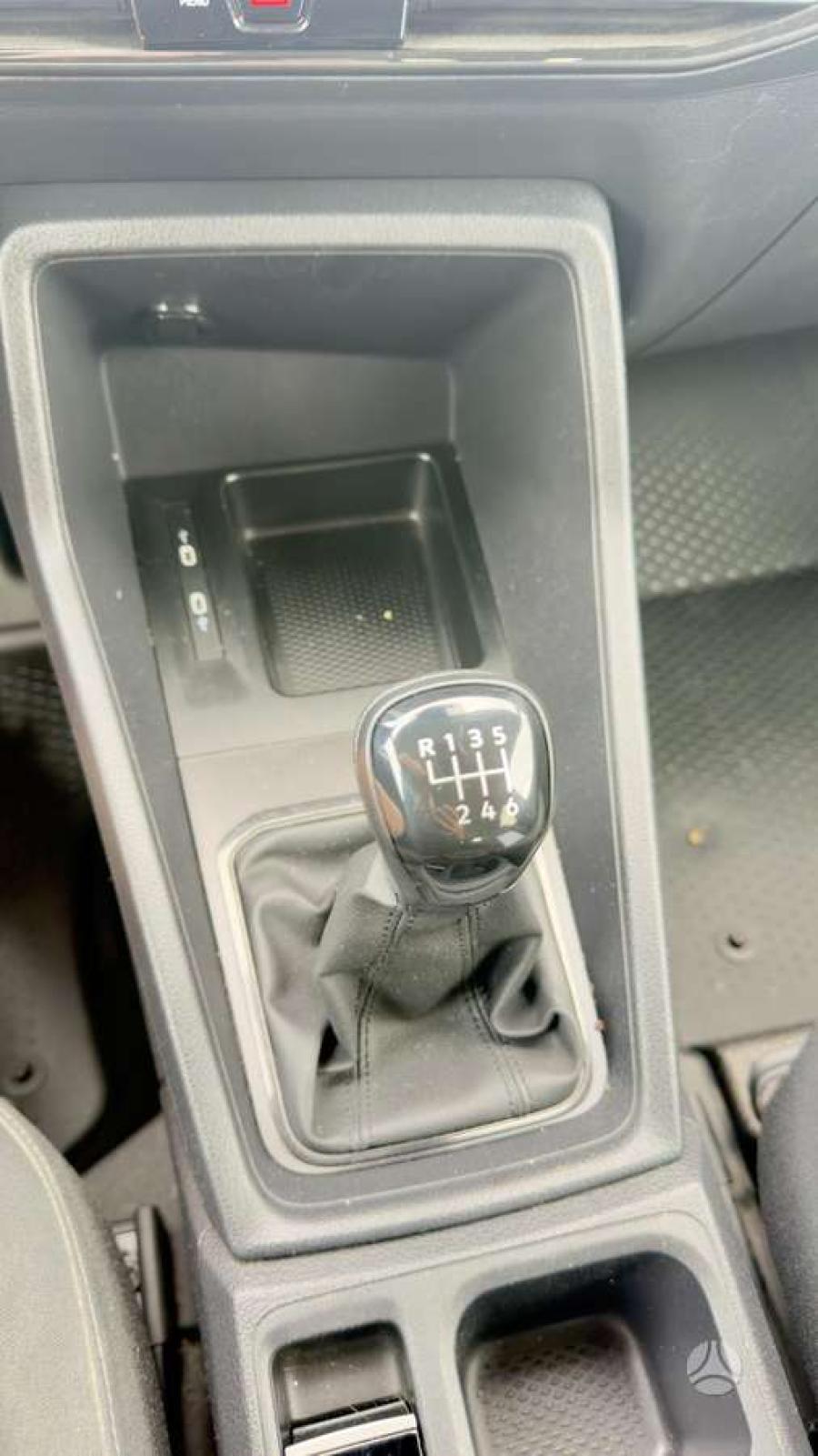Pelēks Volkswagen Caddy 2022 Šauļi, ar dzinēja tilpumu 1.97 L un nobraukumu 68 tūkst. km par 18950 €, foto 31 vietnē AUTOMOTO.COM.LV