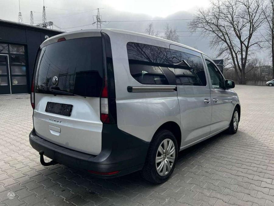 Grey Volkswagen Caddy 2022 in Siauliai, with an engine capacity of 2.00 L and mileage of 317 thousand km for 14300 €, photo 4 on AUTOMOTO.COM.LV