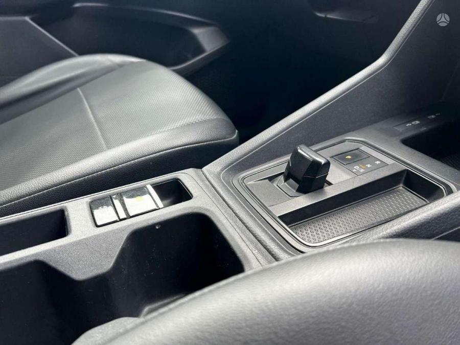 Grey Volkswagen Caddy 2022 in Siauliai, with an engine capacity of 2.00 L and mileage of 317 thousand km for 14300 €, photo 10 on AUTOMOTO.COM.LV