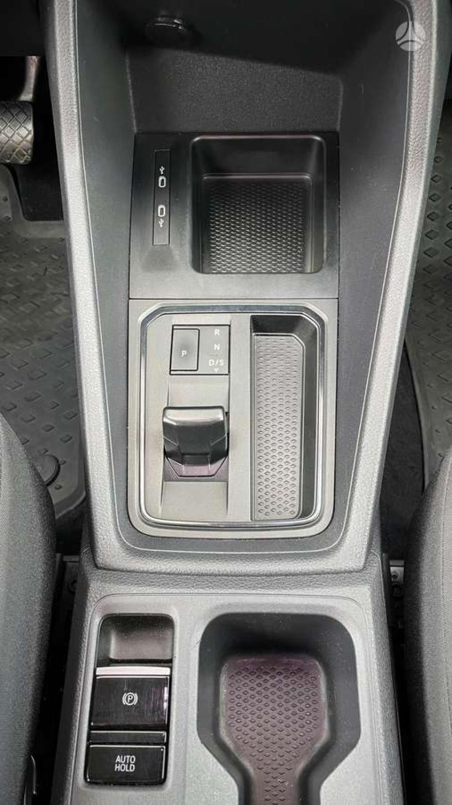 Pelēks Volkswagen Caddy 2022 Viļņa, ar dzinēja tilpumu 1.97 L un nobraukumu 204 tūkst. km par 17840 €, foto 24 vietnē AUTOMOTO.COM.LV
