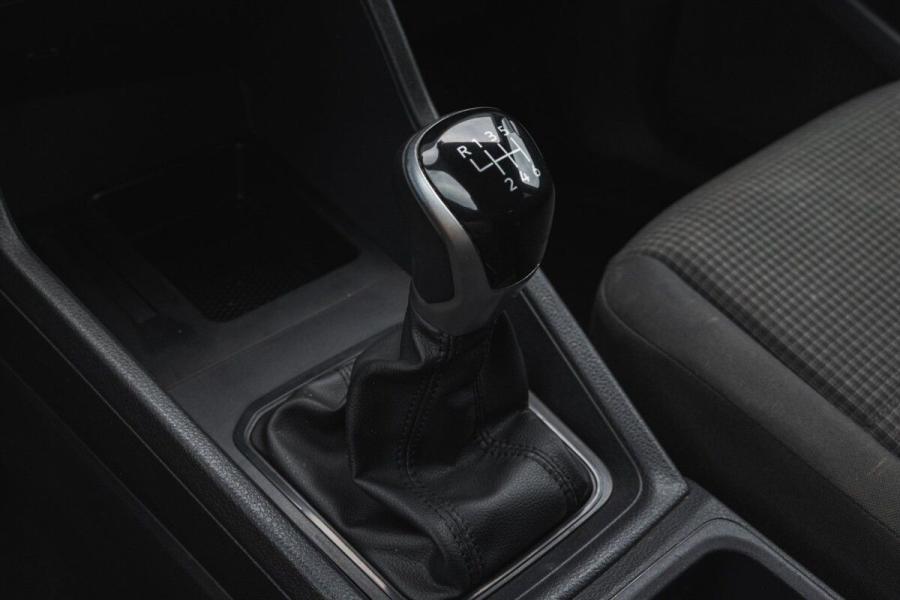 Pelēks Volkswagen Caddy 2024 Ventspils, ar dzinēja tilpumu 2.00 L un nobraukumu 88 tūkst. km par 19300 €, foto 22 vietnē AUTOMOTO.COM.LV
