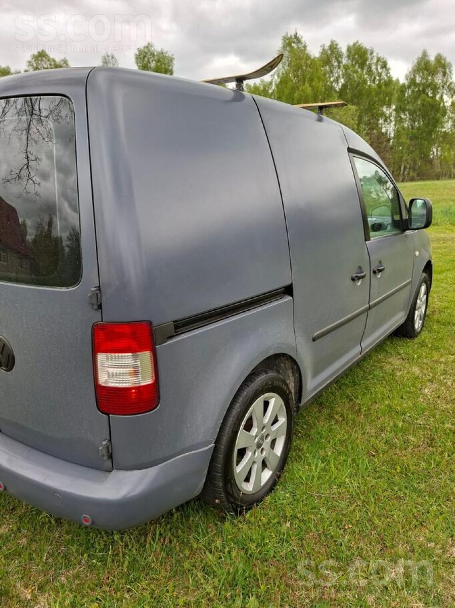 Pelēks Volkswagen Caddy 2008 Rīga, ar dzinēja tilpumu 2.00 L un nobraukumu 519 tūkst. km par 1990 €, foto 1 vietnē AUTOMOTO.COM.LV