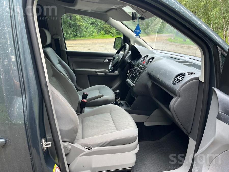 Pelēks Volkswagen Caddy 2008 Rīga, ar dzinēja tilpumu 1.90 L un nobraukumu 0 tūkst. km par 1899 €, foto 18 vietnē AUTOMOTO.COM.LV