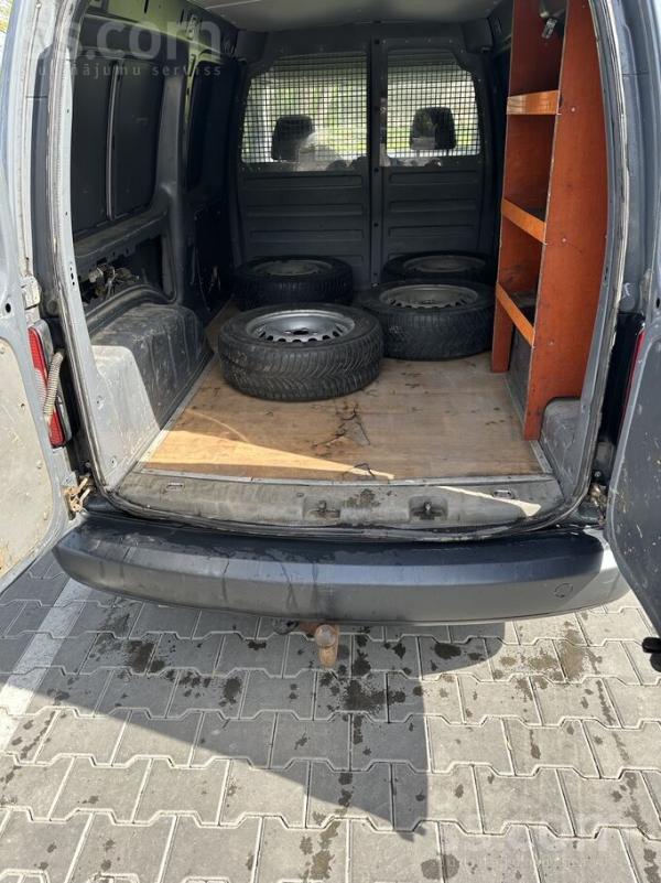 Pelēks Volkswagen Caddy 2012 Rīga, ar dzinēja tilpumu 1.60 L un nobraukumu 386 tūkst. km par 3199 €, foto 9 vietnē AUTOMOTO.COM.LV