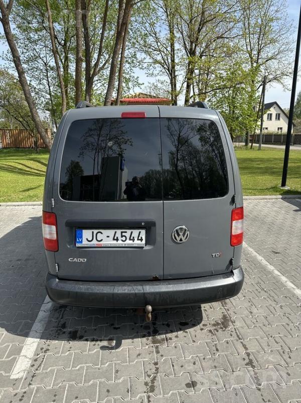 Pelēks Volkswagen Caddy 2012 Rīga, ar dzinēja tilpumu 1.60 L un nobraukumu 386 tūkst. km par 3199 €, foto 10 vietnē AUTOMOTO.COM.LV