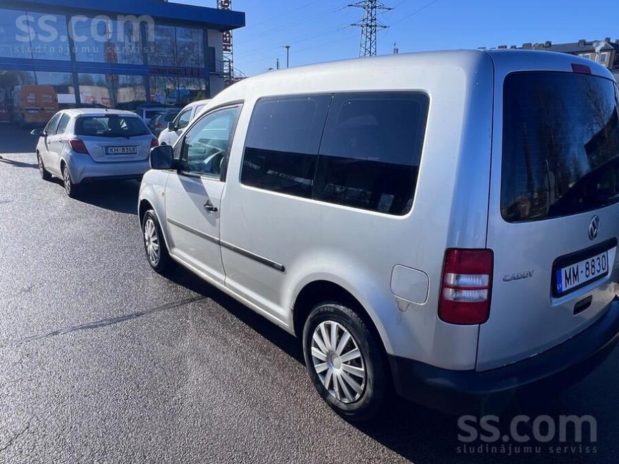 Pelēks Volkswagen Caddy 2015 Rīga, ar dzinēja tilpumu 1.20 L un nobraukumu 233 tūkst. km par 5700 €, foto 5 vietnē AUTOMOTO.COM.LV