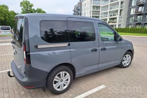 Grey Volkswagen Caddy 2023 in Riga, with an engine capacity of 2.00 L and mileage of 57 thousand km for 24900 €, photo 4 on AUTOMOTO.COM.LV