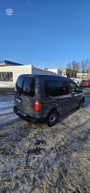 Pelēks Volkswagen Caddy 2018 Viļņa, ar dzinēja tilpumu 2.00 L un nobraukumu 195 tūkst. km par 8500 €, foto 4 vietnē AUTOMOTO.COM.LV