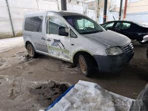Pelēks Volkswagen Caddy 2004 Rīga, ar dzinēja tilpumu 1.90 L un nobraukumu 400 tūkst. km par 550 €, foto 3 vietnē AUTOMOTO.COM.LV