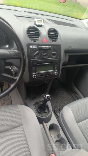 Pelēks Volkswagen Caddy 2005 Jelgava, ar dzinēja tilpumu 1.90 L un nobraukumu 295 tūkst. km par 3800 €, foto 9 vietnē AUTOMOTO.COM.LV