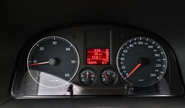 Grey Volkswagen Caddy 2007 in Riga, with an engine capacity of 1.90 L and mileage of 183 thousand km for 5600 €, photo 3 on AUTOMOTO.COM.LV