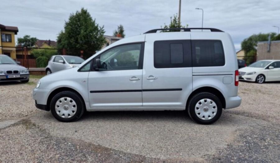 Pelēks Volkswagen Caddy 2007 Rīga, ar dzinēja tilpumu 1.90 L un nobraukumu 183 tūkst. km par 5600 €, foto 16 vietnē AUTOMOTO.COM.LV