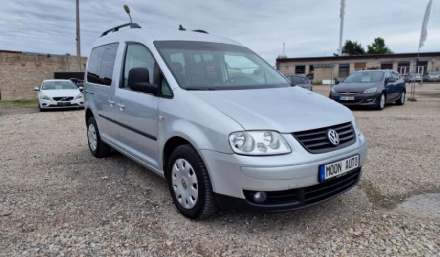 Pelēks Volkswagen Caddy 2007 Rīga, ar dzinēja tilpumu 1.90 L un nobraukumu 183 tūkst. km par 5600 €, foto 21 vietnē AUTOMOTO.COM.LV