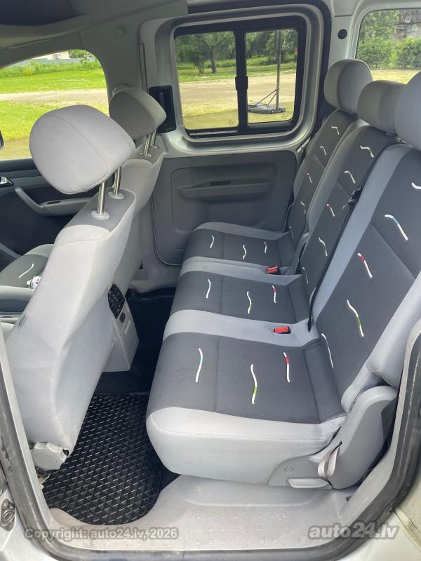 Pelēks Volkswagen Caddy 2008 Tallina, ar dzinēja tilpumu 1.90 L un nobraukumu 372 tūkst. km par 3200 €, foto 4 vietnē AUTOMOTO.COM.LV