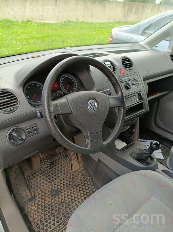 Pelēks Volkswagen Caddy 2008 Rīga, ar dzinēja tilpumu 1.60 L un nobraukumu 168 tūkst. km par 1599 €, foto 2 vietnē AUTOMOTO.COM.LV