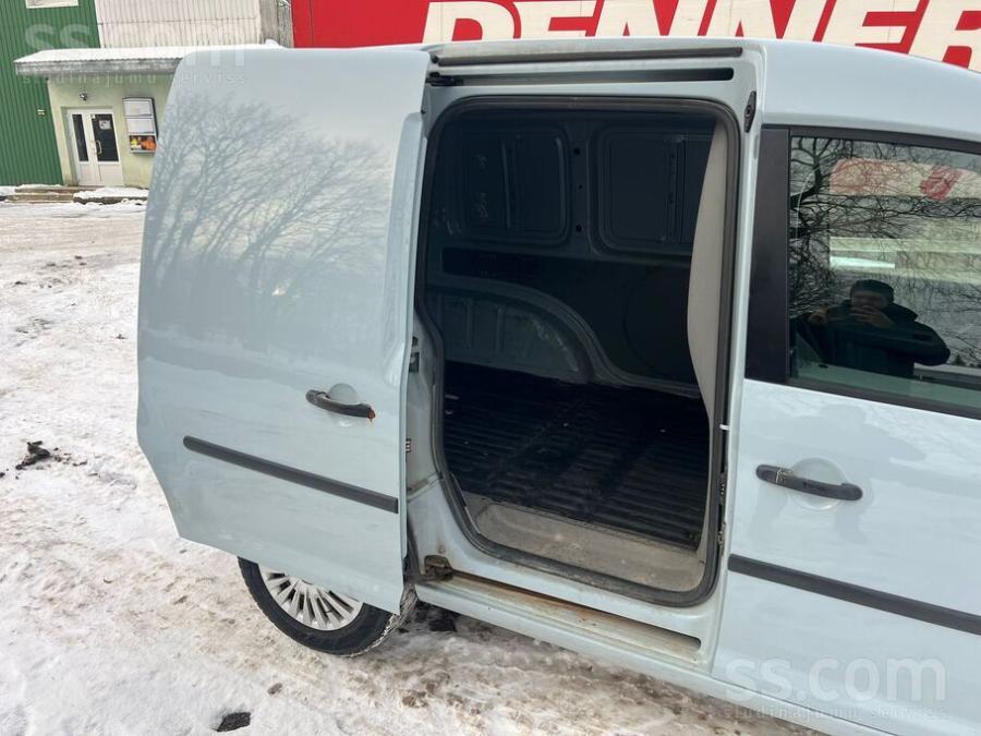 Pelēks Volkswagen Caddy 2009 Kuldīga, ar dzinēja tilpumu 1.60 L un nobraukumu 201 tūkst. km par 4200 €, foto 5 vietnē AUTOMOTO.COM.LV