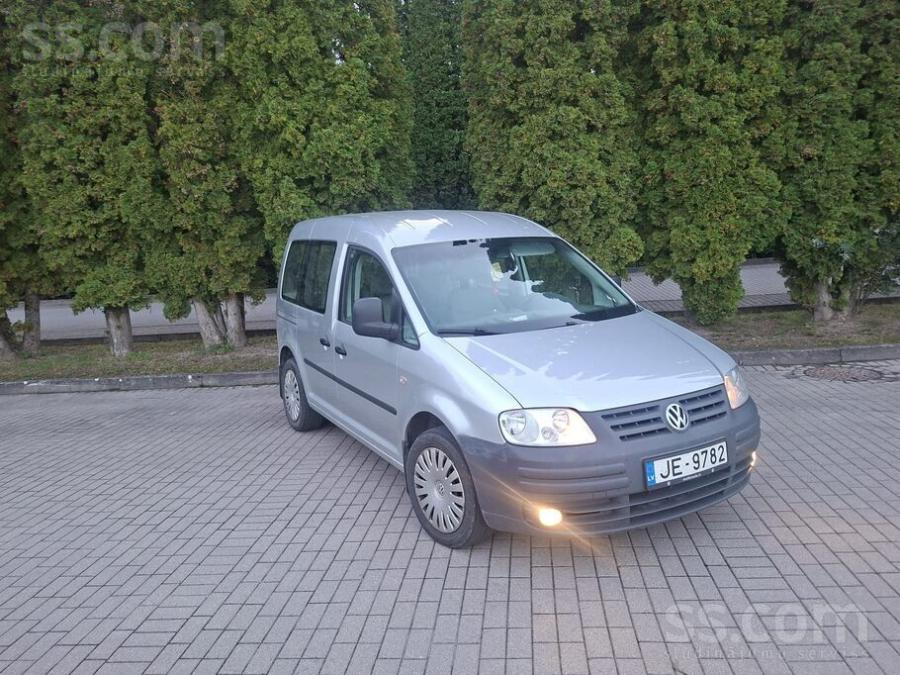 Grey Volkswagen Caddy 2009 in Saldus, with an engine capacity of 1.90 L and mileage of 345 thousand km for 2750 €, photo 3 on AUTOMOTO.COM.LV