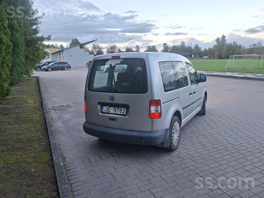 Grey Volkswagen Caddy 2009 in Saldus, with an engine capacity of 1.90 L and mileage of 345 thousand km for 2750 €, photo 4 on AUTOMOTO.COM.LV