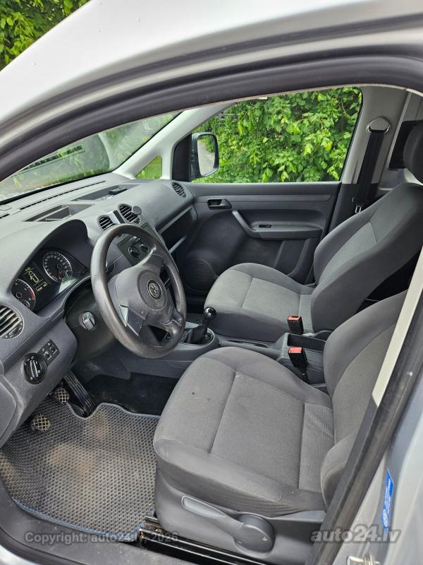 Pelēks Volkswagen Caddy 2011 Tallina, ar dzinēja tilpumu 1.60 L un nobraukumu 324 tūkst. km par 5100 €, foto 7 vietnē AUTOMOTO.COM.LV