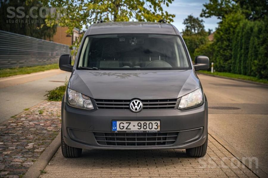 Grey Volkswagen Caddy 2011 in Riga, with an engine capacity of 1.60 L and mileage of 275 thousand km for 3990 €, photo 3 on AUTOMOTO.COM.LV