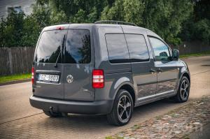 Grey Volkswagen Caddy 2011 in Riga, with an engine capacity of 1.60 L and mileage of 275 thousand km for 3990 €, photo 5 on AUTOMOTO.COM.LV