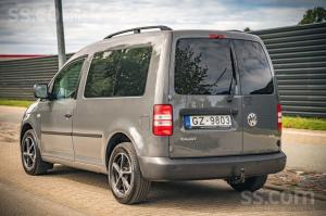 Grey Volkswagen Caddy 2011 in Riga, with an engine capacity of 1.60 L and mileage of 275 thousand km for 3990 €, photo 7 on AUTOMOTO.COM.LV