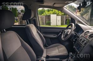 Grey Volkswagen Caddy 2011 in Riga, with an engine capacity of 1.60 L and mileage of 275 thousand km for 3990 €, photo 12 on AUTOMOTO.COM.LV