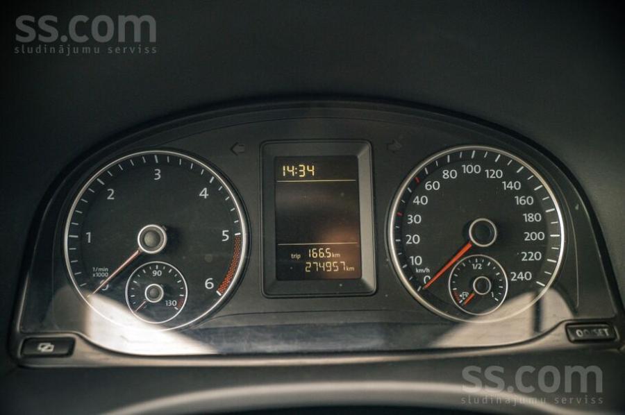 Grey Volkswagen Caddy 2011 in Riga, with an engine capacity of 1.60 L and mileage of 275 thousand km for 3990 €, photo 13 on AUTOMOTO.COM.LV