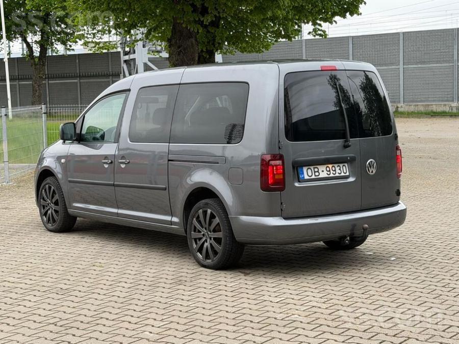 Grey Volkswagen Caddy 2012 in Riga, with an engine capacity of 1.60 L and mileage of 331 thousand km for 6900 €, photo 3 on AUTOMOTO.COM.LV