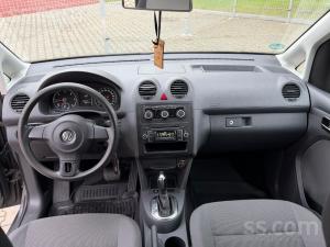 Grey Volkswagen Caddy 2012 in Riga, with an engine capacity of 1.60 L and mileage of 331 thousand km for 6900 €, photo 5 on AUTOMOTO.COM.LV