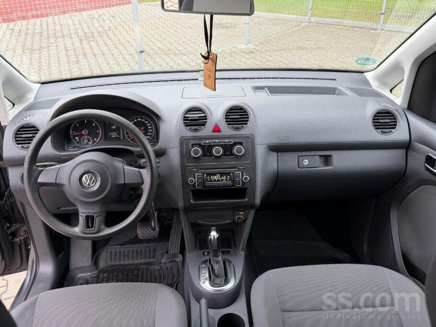 Grey Volkswagen Caddy 2012 in Riga, with an engine capacity of 1.60 L and mileage of 331 thousand km for 6900 €, photo 5 on AUTOMOTO.COM.LV