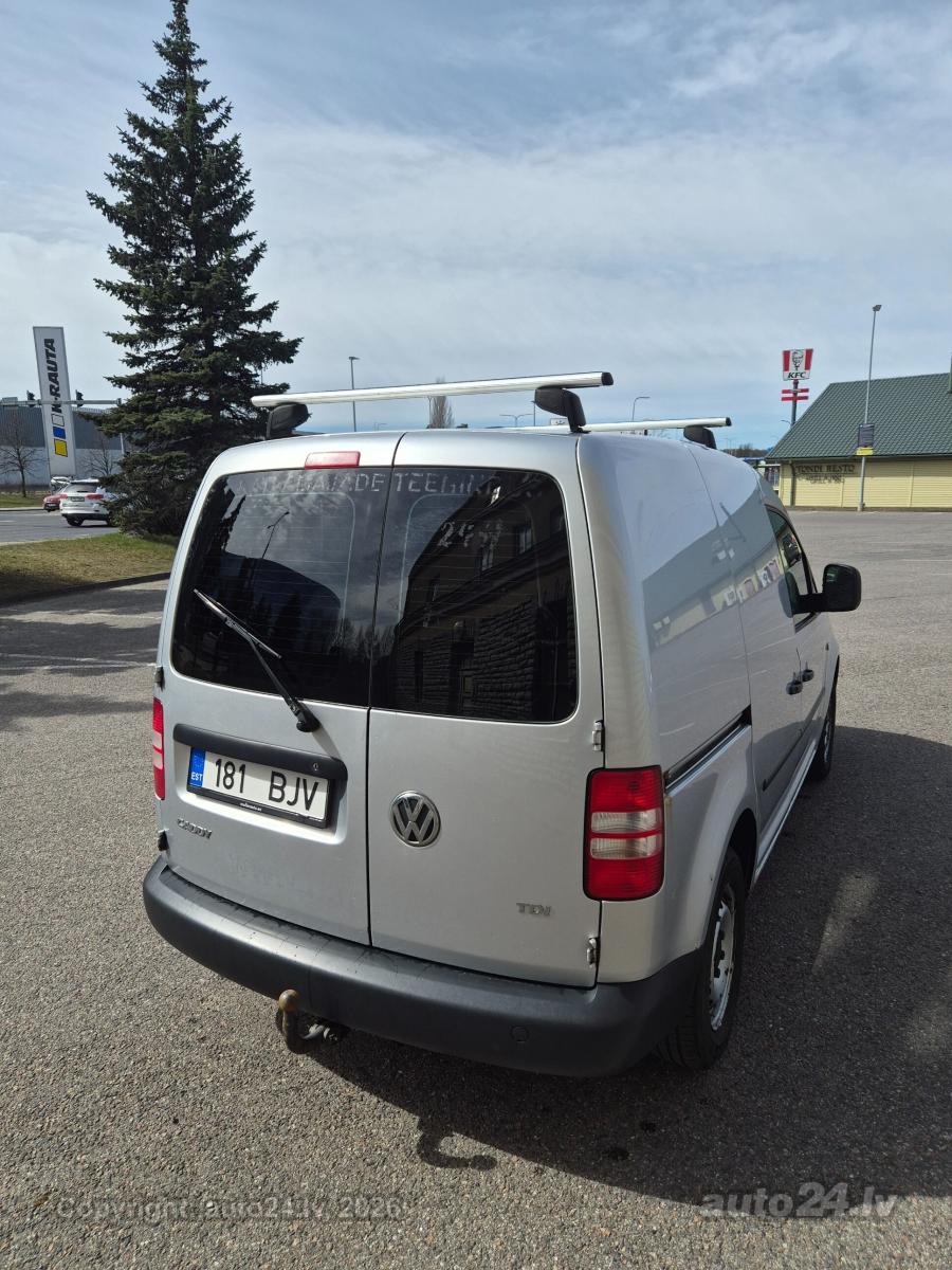 Pelēks Volkswagen Caddy 2013 Tallina, ar dzinēja tilpumu 1.60 L un nobraukumu 446 tūkst. km par 3400 €, foto 5 vietnē AUTOMOTO.COM.LV