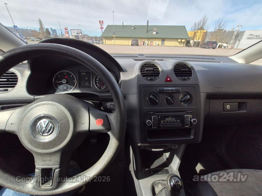 Pelēks Volkswagen Caddy 2013 Tallina, ar dzinēja tilpumu 1.60 L un nobraukumu 446 tūkst. km par 3400 €, foto 7 vietnē AUTOMOTO.COM.LV