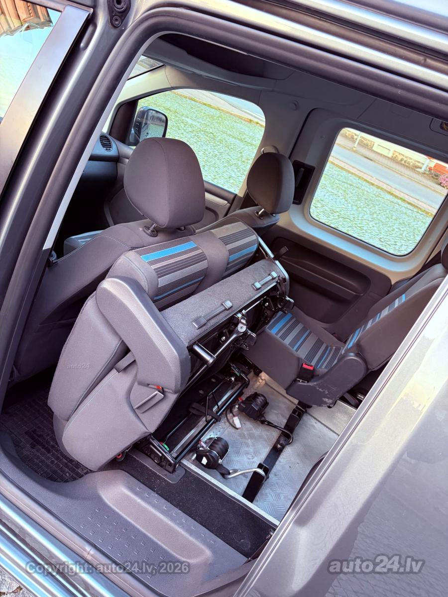 Pelēks Volkswagen Caddy 2013 Tallina, ar dzinēja tilpumu 1.60 L un nobraukumu 261 tūkst. km par 16900 €, foto 9 vietnē AUTOMOTO.COM.LV